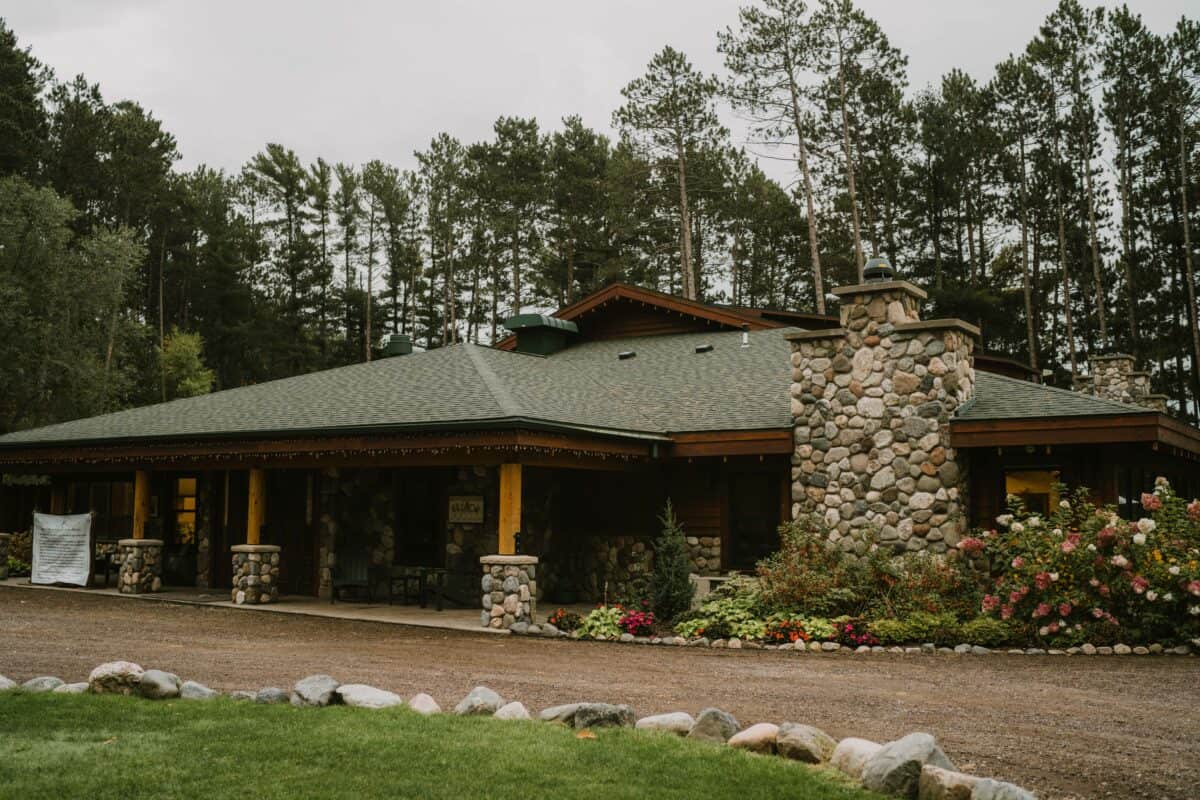 White Oak Lodge – Chippewa Retreat Resort